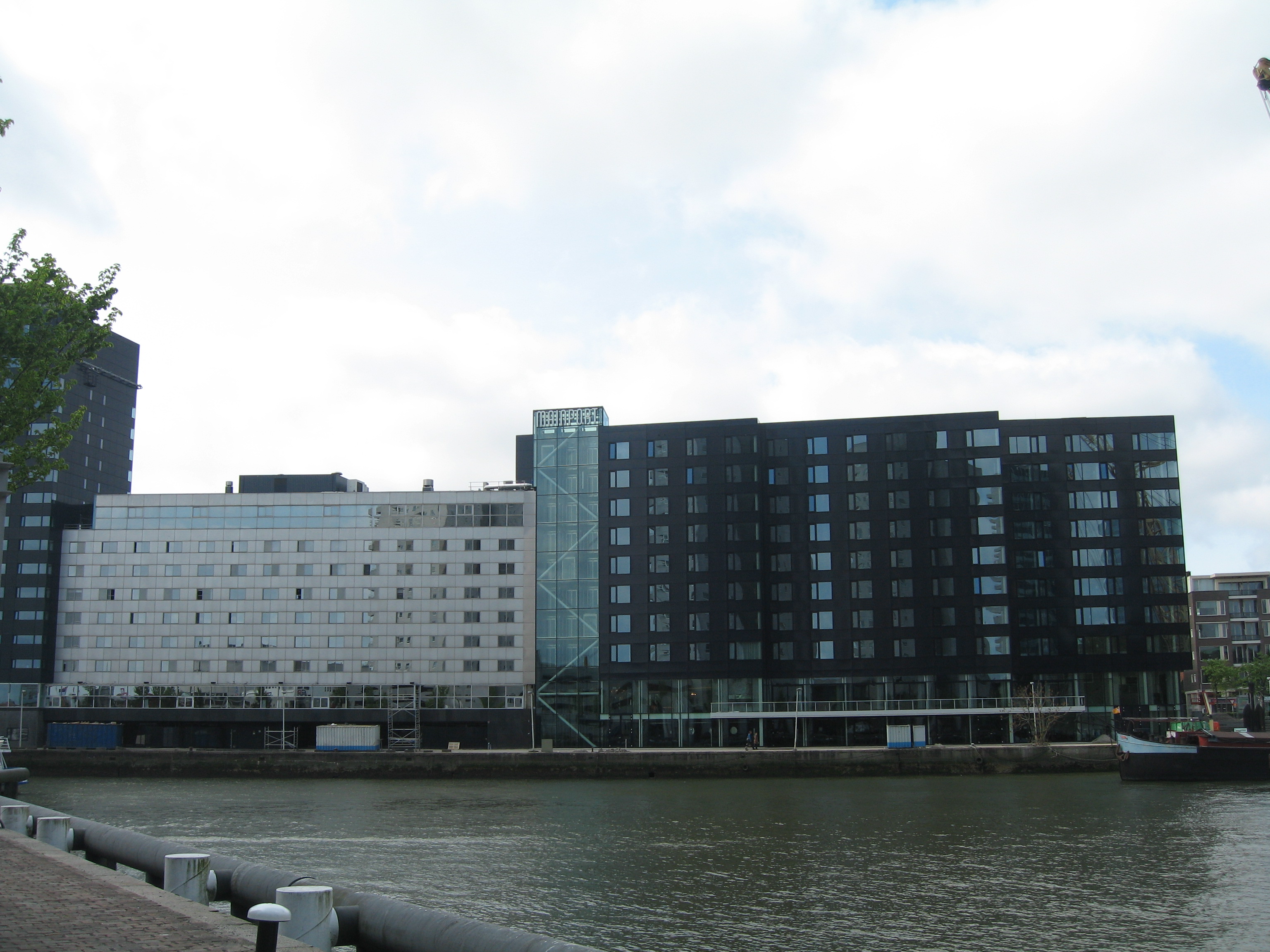 Grand Hotel Mainport Rotterdam | 220 hotelkamers | Ballast Nedam